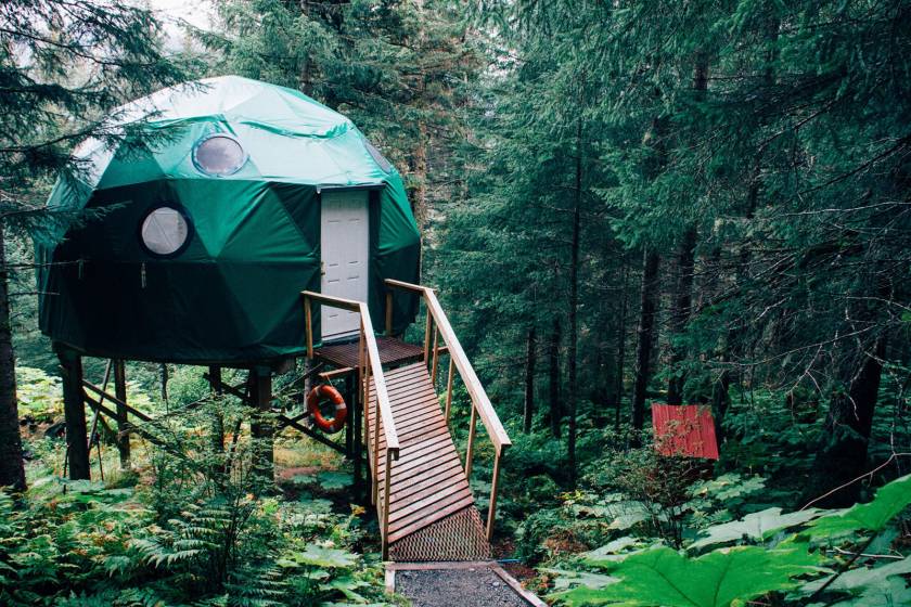 Glamping: A Complete Free Guide To New Campers In 2021